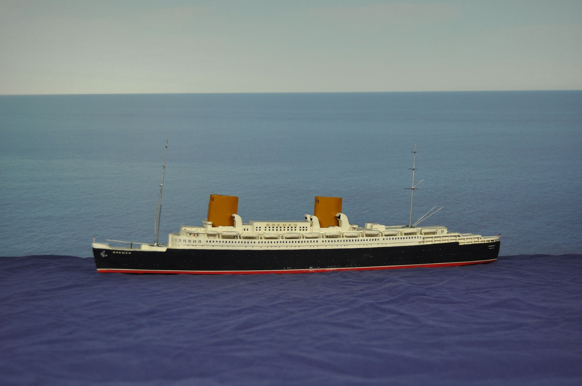 SS Bremen IV (1:400) | Ocean Liners